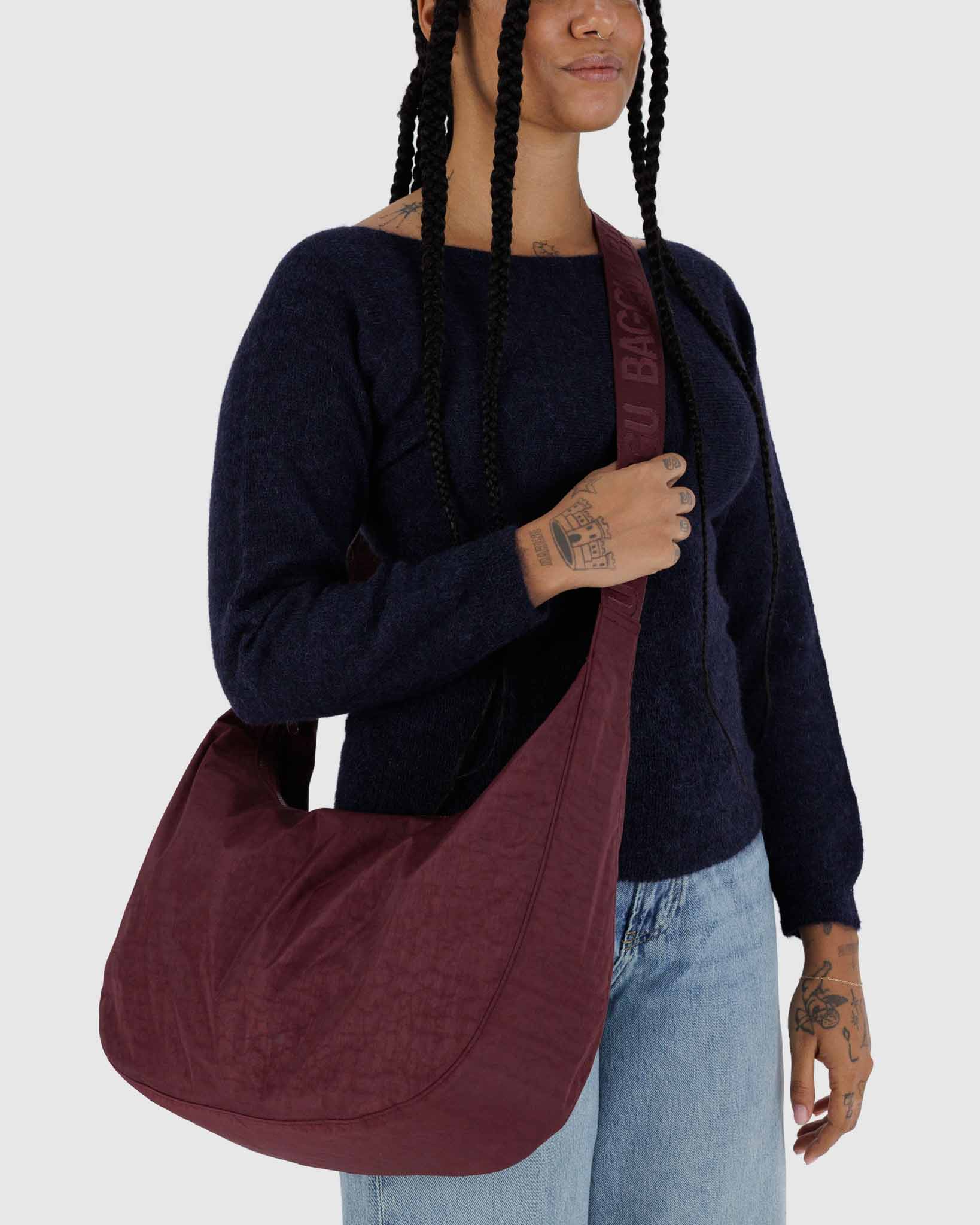 BAGGU Mahogany large nylon crescent bag